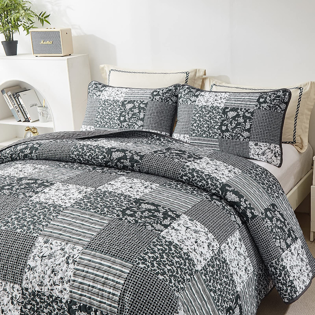 Mybedsoul Black Grey Boho Quilt Set California King Size,3 Pieces Plaid Floral Bedspread Coverlet Set for All Season,Patchwork Reversible Bedding Set 106"x 96"