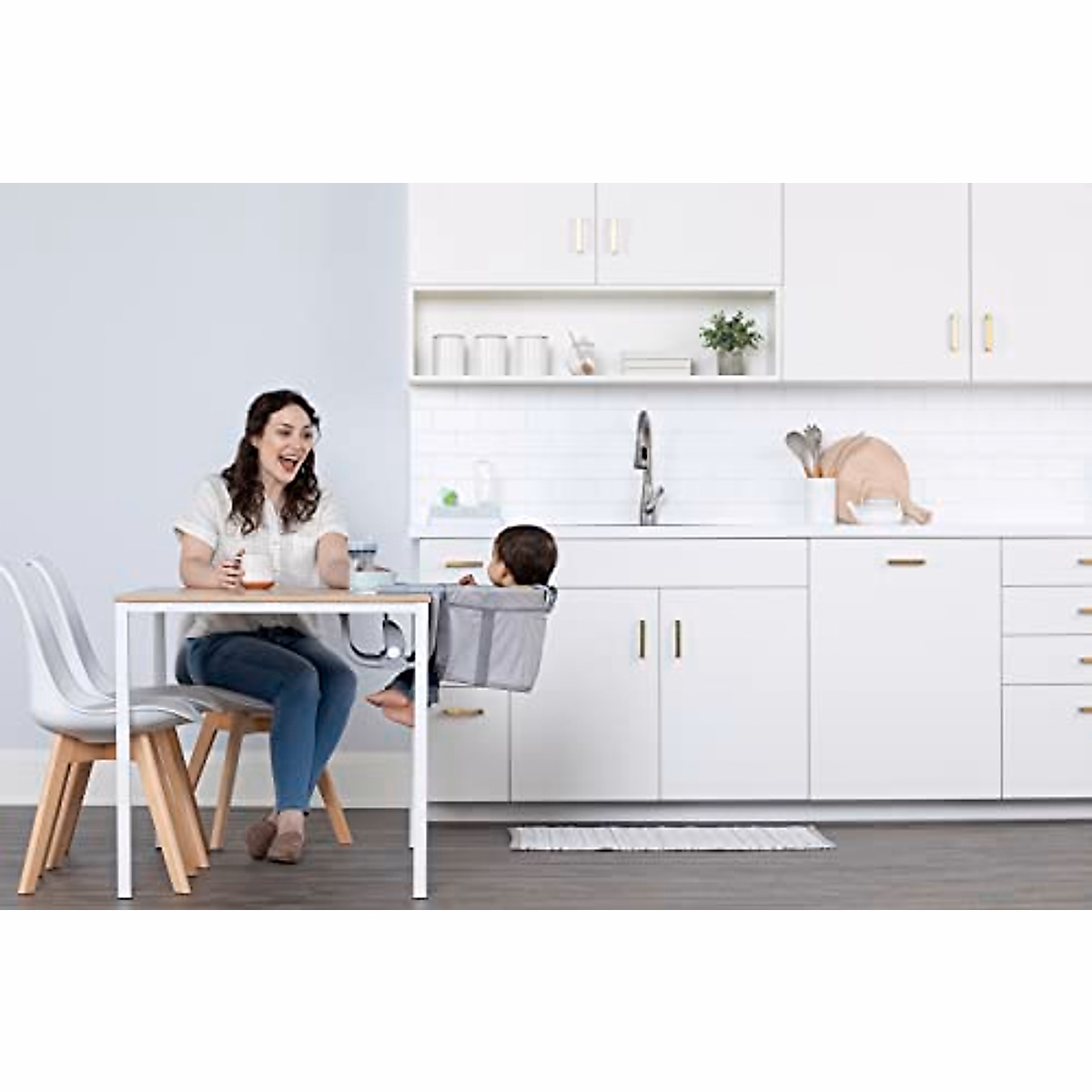 Regalo Easy Diner Hook-On High Chair, Includes Storage Pocket, Rubber Bumpers to Protect Surfaces, and Fast Compact Foldable Design for Home and Travel Use