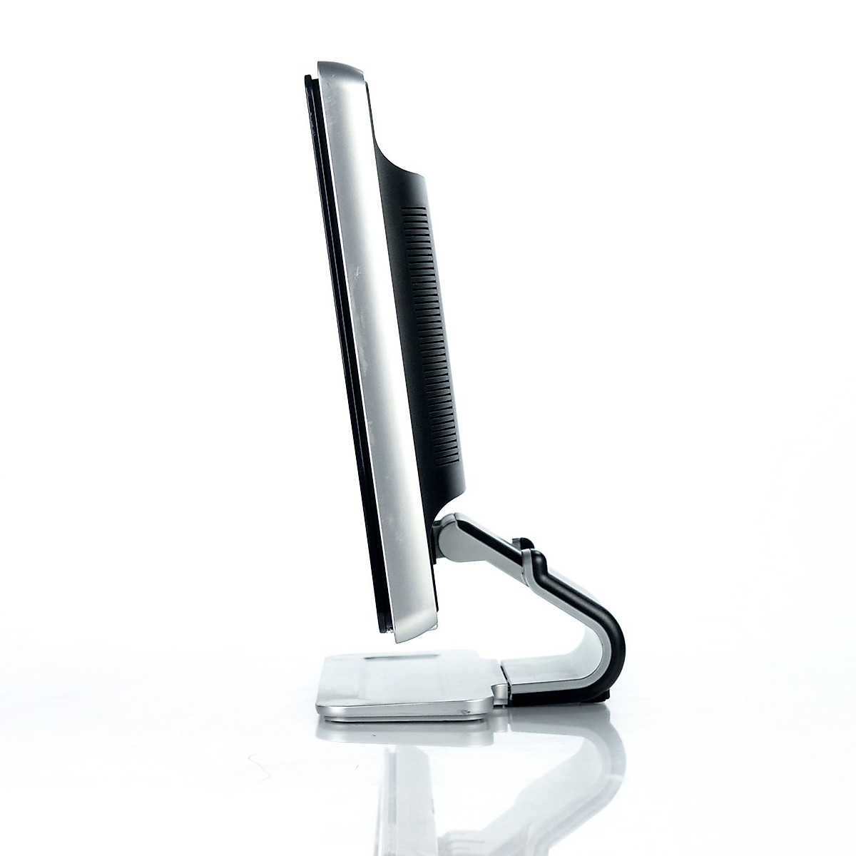 HP W1907 19-inch Widescreen Flat Panel LCD Monitor