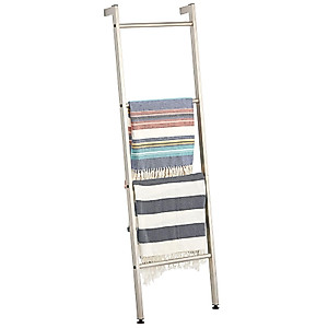 mDesign Metal Leaning Blanket and Towel Ladder - Blanket Ladder for Bedroom and Towel Ladder for Bathroom - Throw/Quilt Display Holder Rack - Nursery Wall Ladder - Blanket Ladder Decor - Satin