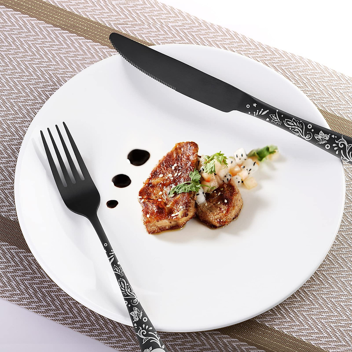 SANLUNS 40 Piece Skull Pattern Matte Silverware Set for 8, Black Flatware set Service for 8,Gothic Unique Skull Pattern Design,18/0 Stainless,Satin Finish Cutlery for 8,Dishwasher Safe