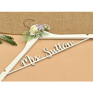 Bride hanger, wedding hanger, wood engraving,personalized bride hanger, lady hanger, custom hanger, honor maid, bridesmaid, The doctor hangers，Gift-giving hangers