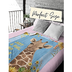 InnoBeta Giraffe Gifts Throw Blanket for Women, Girls, Flannel Plush Bed Blankets, Presents for Giraffe Lovers, Mom, Daughter, Grandma, Wife, Friends, Birthday, Anniversary, Christmas (50"x 65")