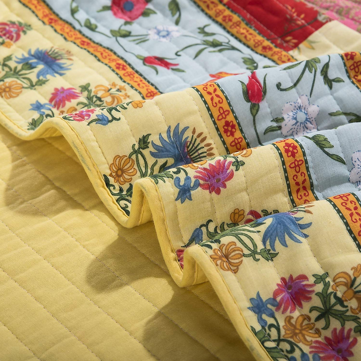 Hailea Boho Bedding Sets Queen Patchwork Quilt Set Vintage Floral Plaid Bedding Luxury Flower Quilt Lightweight Reversible Yellow Red Pink Bedspread Coverlets All Season, Boho Quilt Bohemia Quilt