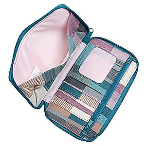 KAVU Go Time Bi-Fold Crossbody Wallet with Rope Strap - Grandmas Quilt