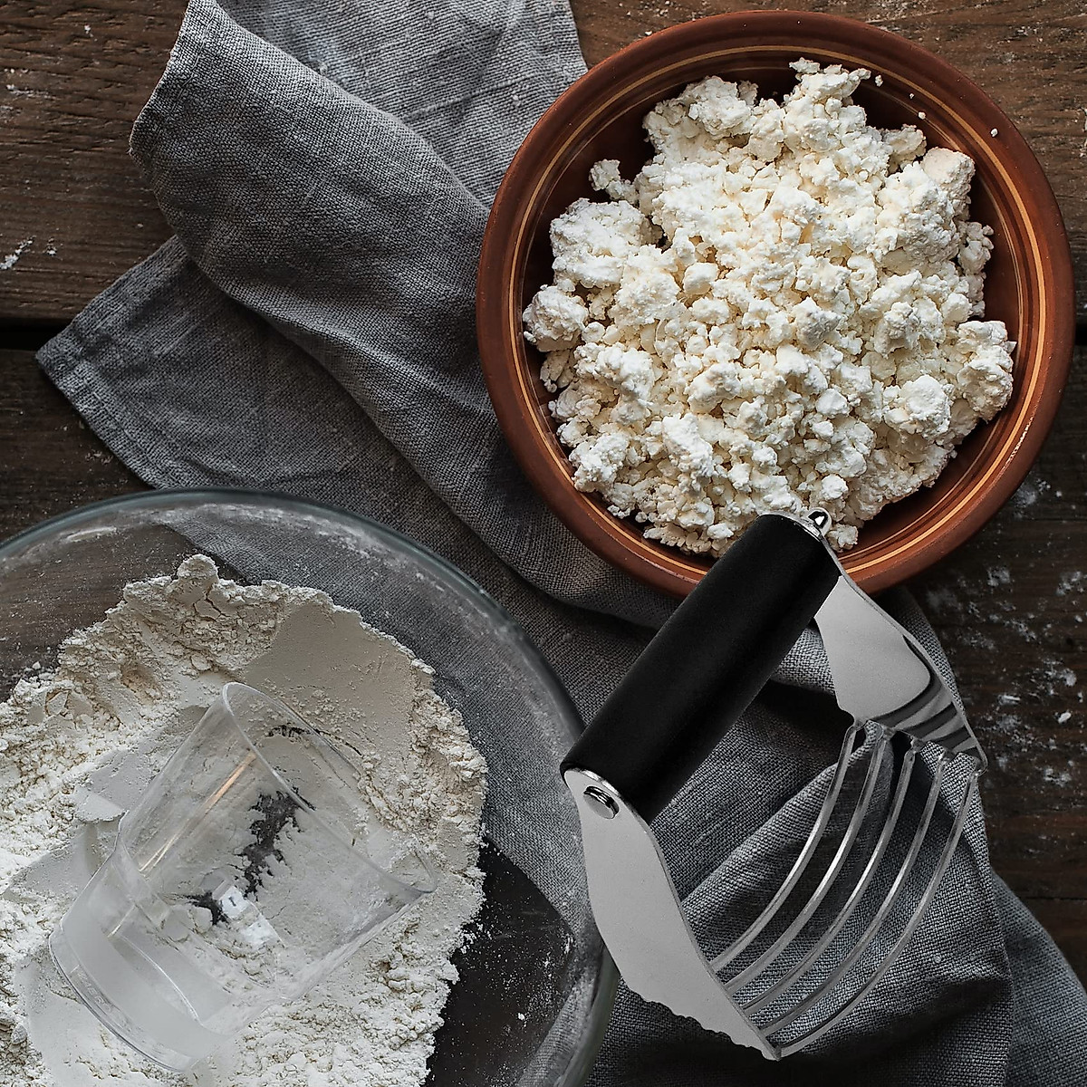 Dough Blender Heavy Duty Pastry Cutter Stainless Steel Butter Cutter Professional Baking Tool For Mixing Flour Butter (Black)