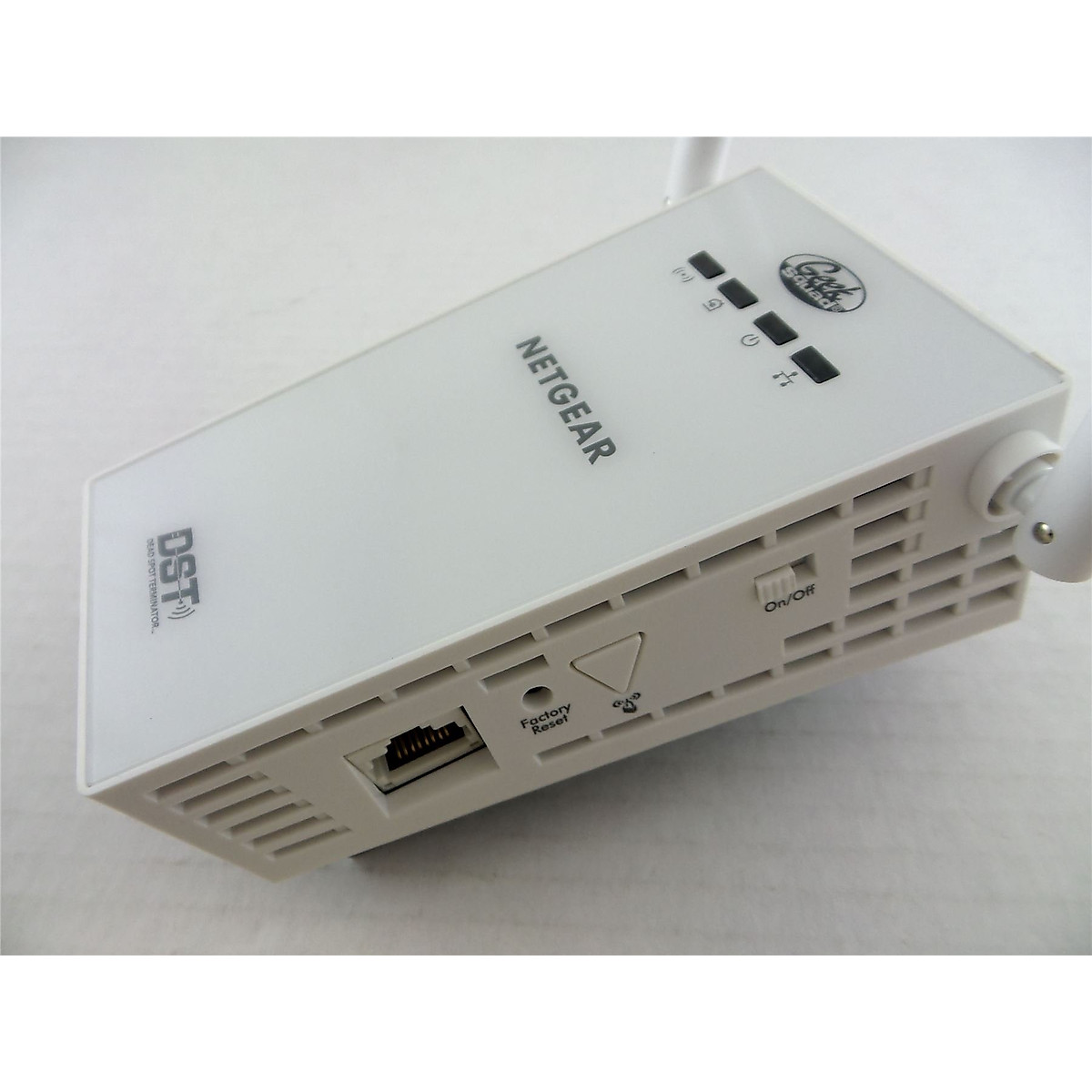 Netgear DST6501-100NAS - Dead Spot Terminator Wireless Adapter - White