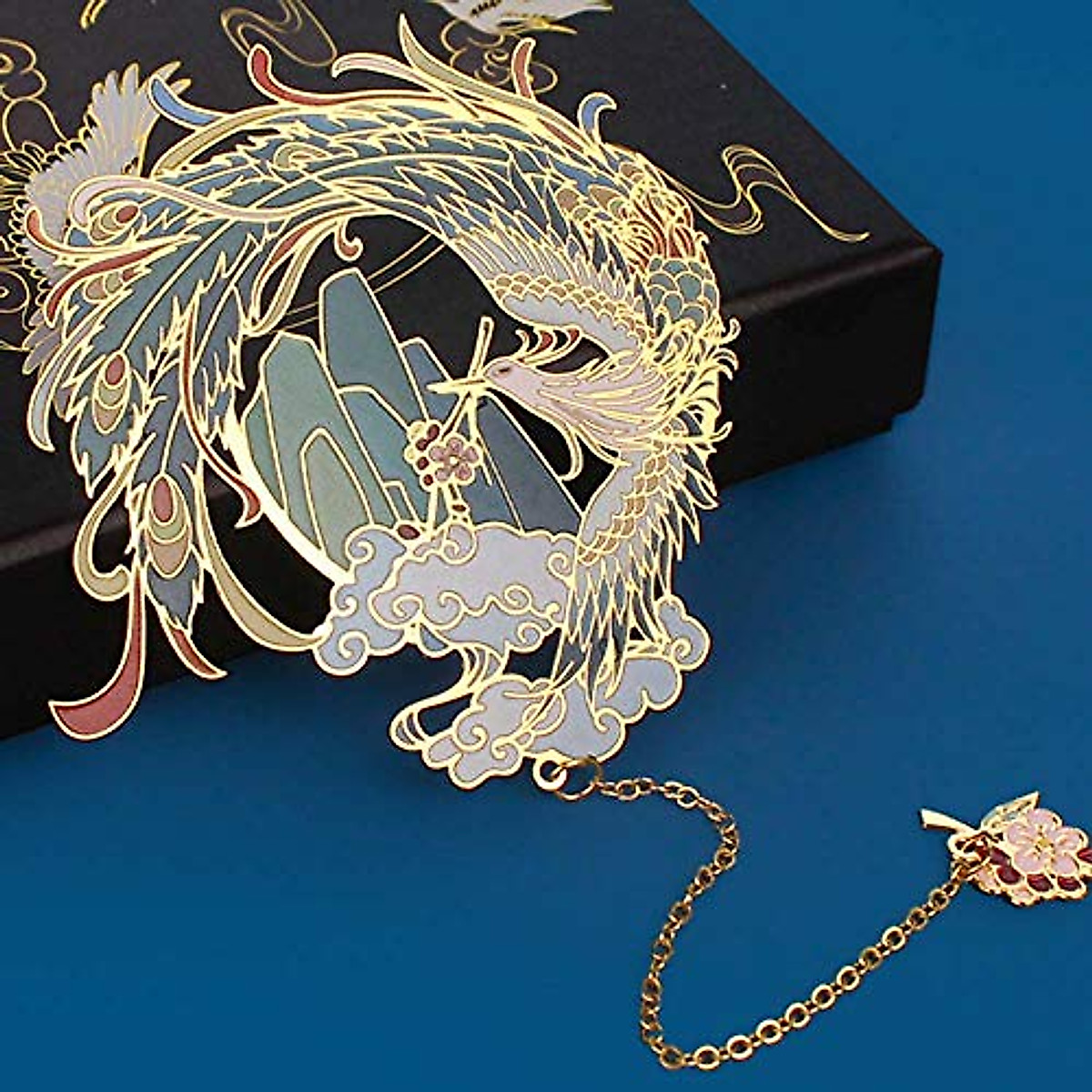 Retro Metal Bookmark, Unique Carved Pendant Charm Book Marker for Book Lovers Metal Pagination Mark Student Gift Book Clip(E)