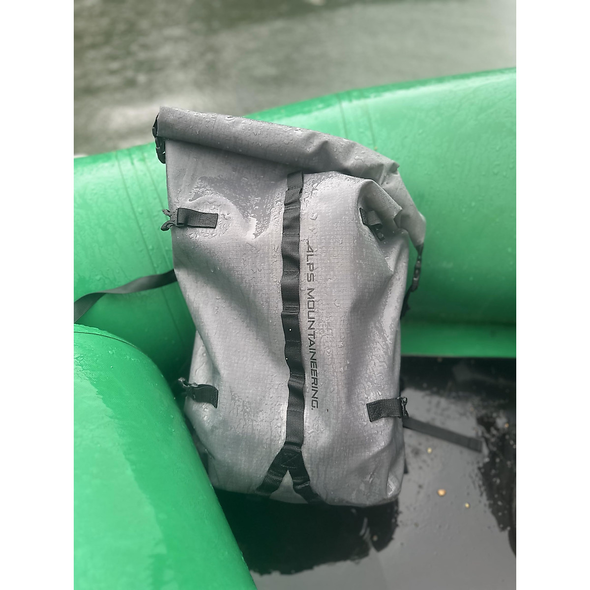 ALPS Mountaineering Graphite 20, Gray, 20L