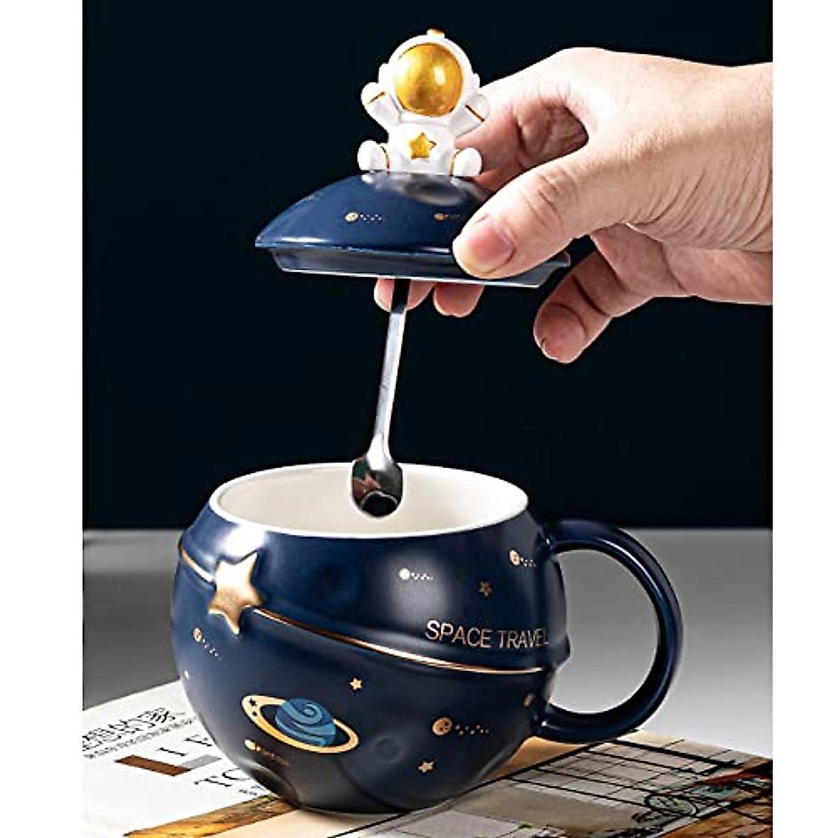Kawaii Astronaut Cup Space Embossed Planet Mug, Cute Ceramic Coffee Mug, Novelty Mug with Lid and Spoon for Coffee, Tea, Milk, Aesthetic Room Decor Funny Gift Birthday for Girl Boy Women (Dark blue)