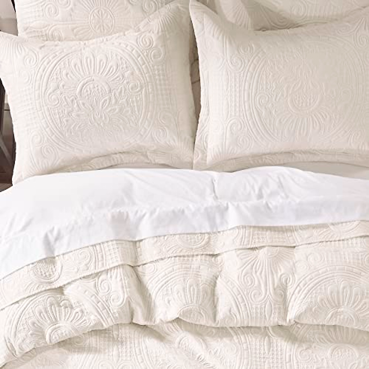 Anluoer Quilt Queen Size Bedding Set-Cream Embossed, Bedspreads-Lightweight Summer Soft Microfiber Bedspread, Bed Coverlet for All Seasons (1 Quilt, 2 Pillow Shams)