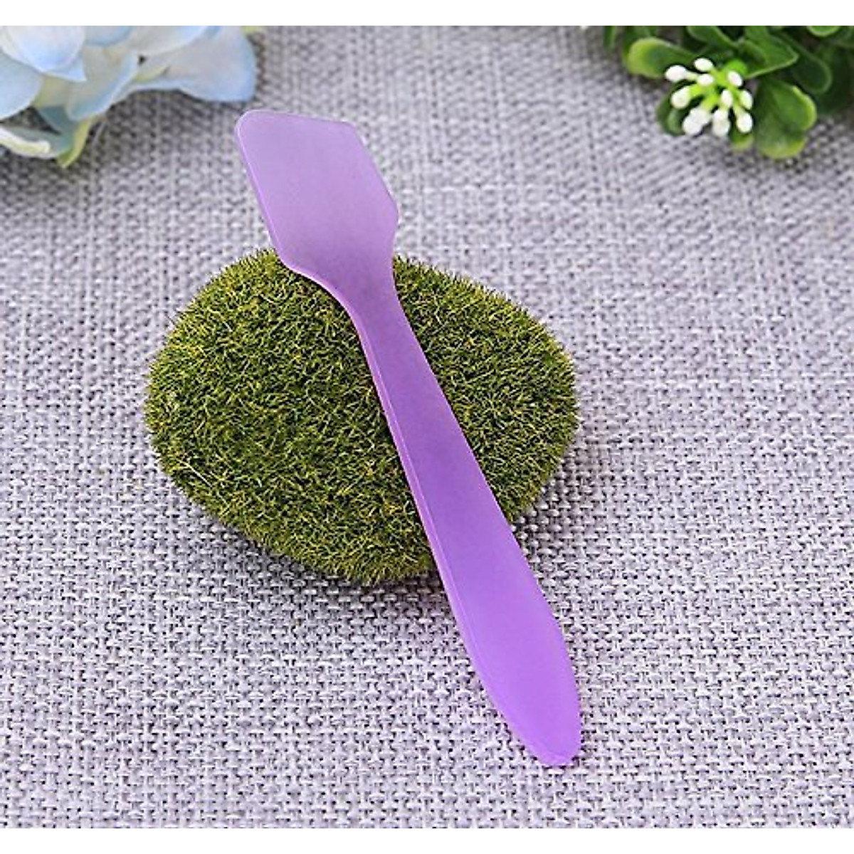 100pcs Plastic Spatulas Cosmetic Scoop Stick Spatula Applicator Tool for Mixing and DIY Mask Facial Cream Makeup Skin Care Products 3.2" Reusable (Purple)