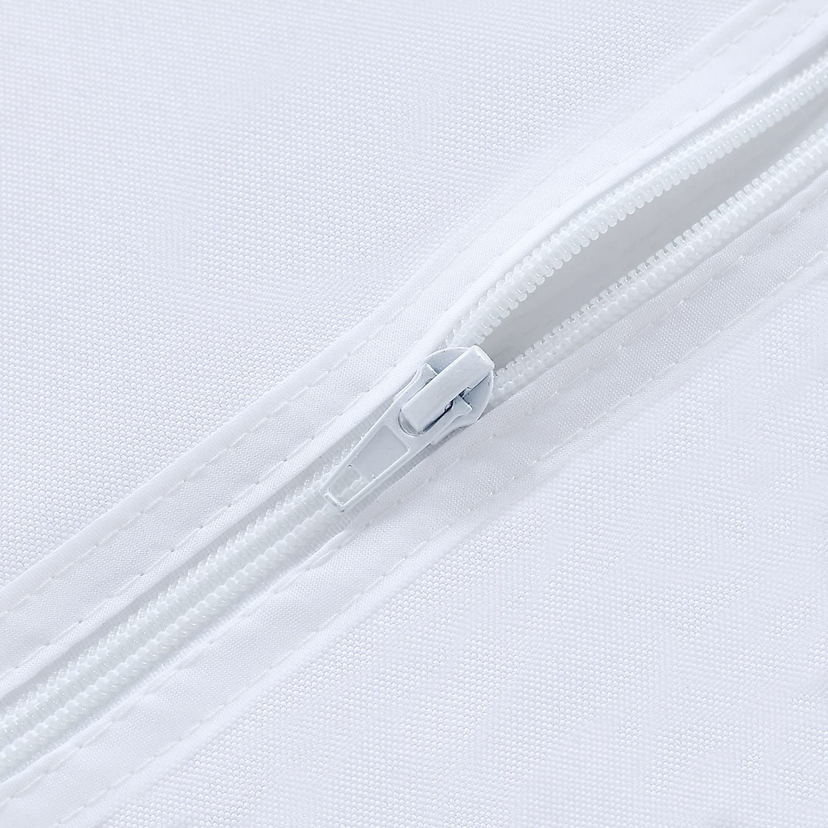 Fitable Table Cover Outdoor and Indoor Tablecloth - Washable Waterproof Wrinkle Free Table Cloth with Zipper and Umbrella Hole for Spring/Summer/Party/Picnic/BBQS/Patio White 60R