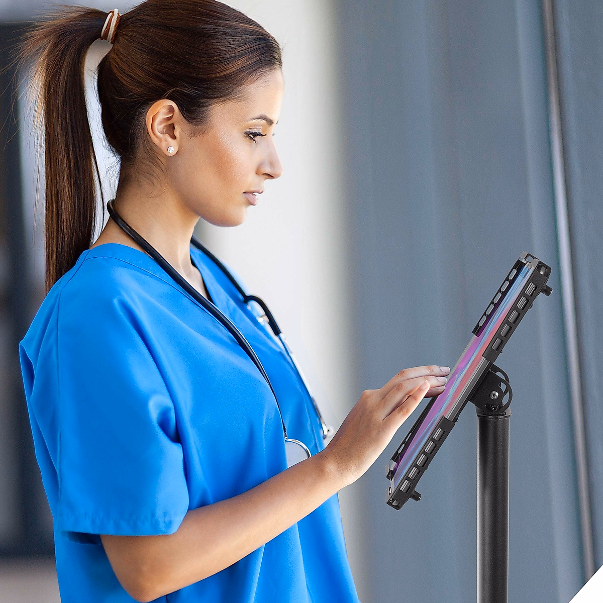 Mount-It! Anti-Theft Universal Tablet Kiosk Stand, Fits iPad Pro, Galaxy Tab, Surface Pro 9.7-13 Inch Tablets | Adjustable Floor Stand with Secure Locking for Retail, Trade Shows, POS, and Public Use