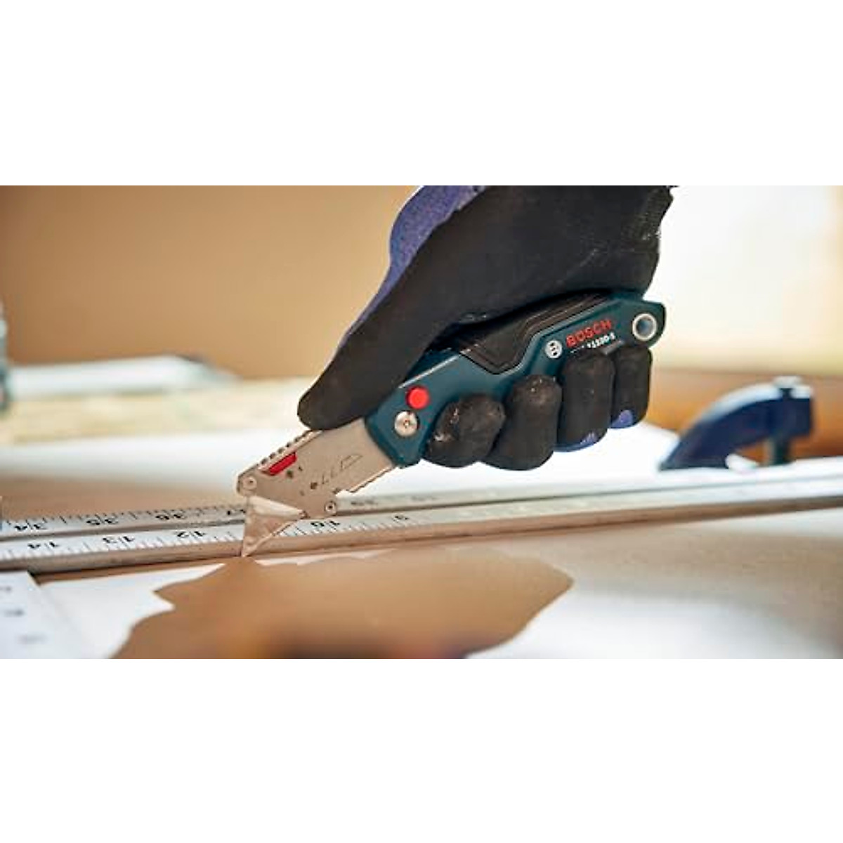 Bosch H11-14100-1 2-Piece Utility Knife Set | Folding and Snap-Off Knives with Robust Design, Integrated Blade Storage, and Belt Clip - Includes 4 Blades