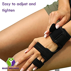 MARS WELLNESS Boxer Fracture Splint - 4th or 5th Metacarpal Splint Hand and Finger Brace - Broken Fingers, Wrist, Pinky and Hand Immobilizer - Small/Medium