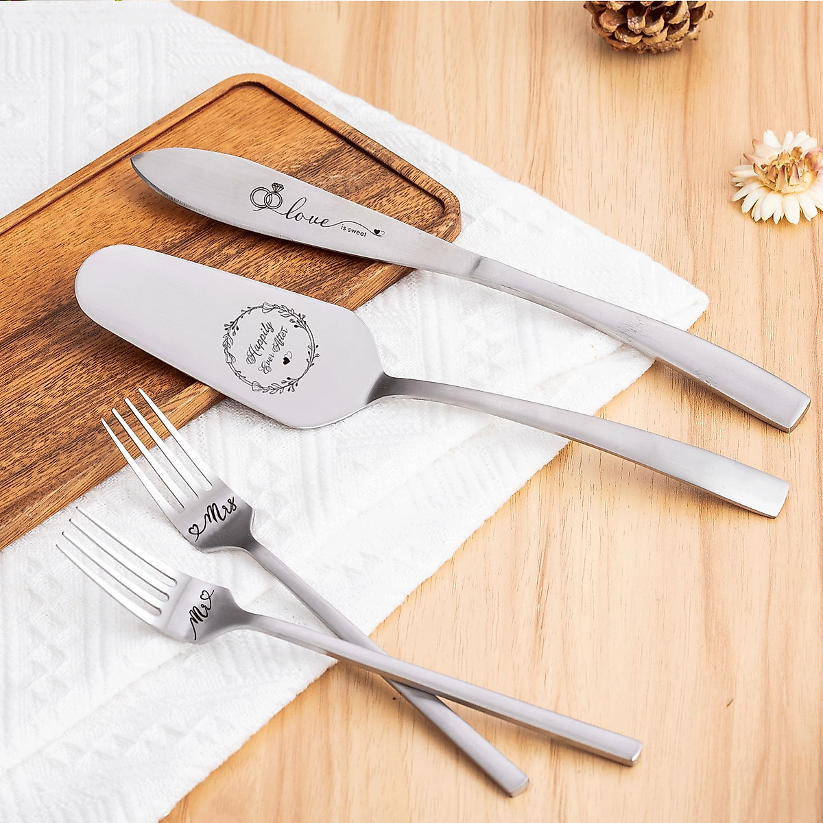 iooiluxry Cake Cutting Set For Wedding, Wedding Cake Knife And Server Set, Mr And Mrs Forks And Cake Cutter Set For Wedding, Bridal Shower Gifts, Engagement Gifts For Couples (Silver)