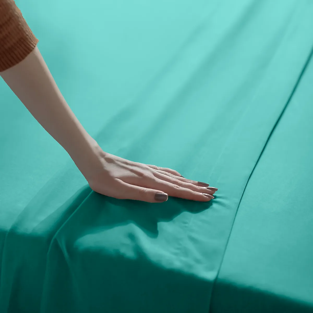 Utopia Bedding Queen Sheet Set, Soft Microfiber 4 Piece Hotel Luxury Bed Sheets for Women, Men, Kids & Teens with Side Storage Deep Pocket Fitted Sheet-Embroidered Pillow Cases - Flat Sheet (Spa Blue)