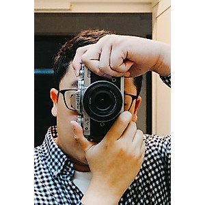 Nikon Z fc DX-Format Mirrorless Camera Body w/NIKKOR Z 28mm f/2.8 (SE) (Renewed)