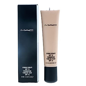 MAC Studio Sculpt SPF 15 Foundation NW20