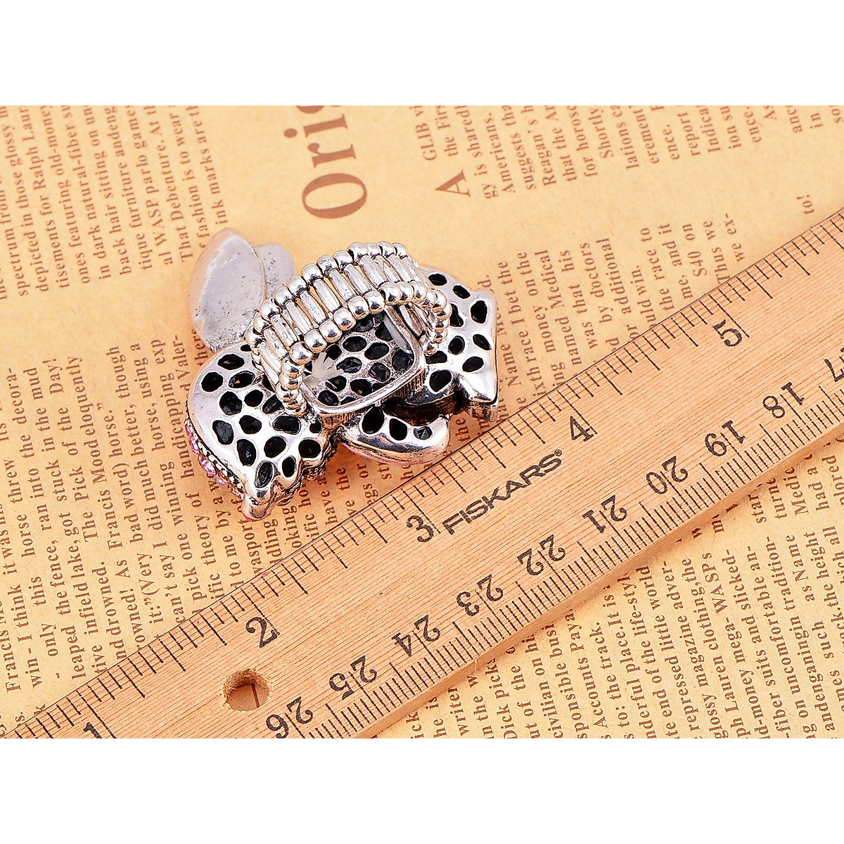 Alilang Handpainted Hot Neon Pink Enamel Bunny Rabbit Crystal Rhinestone Ring