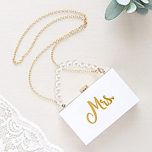 Bride Clutch Purse MRS Clutch for Wedding Day, Mrs Acrylic Purse with Hand-carried Pearl Chain and Metal Crossbody Chain, Bridal Shower Engagement Gift for Bride Honeymoon