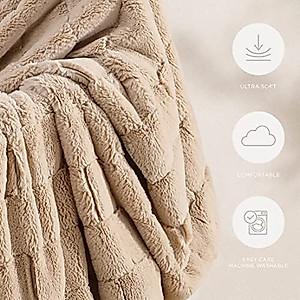 Stassie Faux Fur Throw Blanket – Soft and Elegant Blanket for Couch and Bed - 380 GSM – Cozy & Warm - Luxurious Carved Design (Wheat)