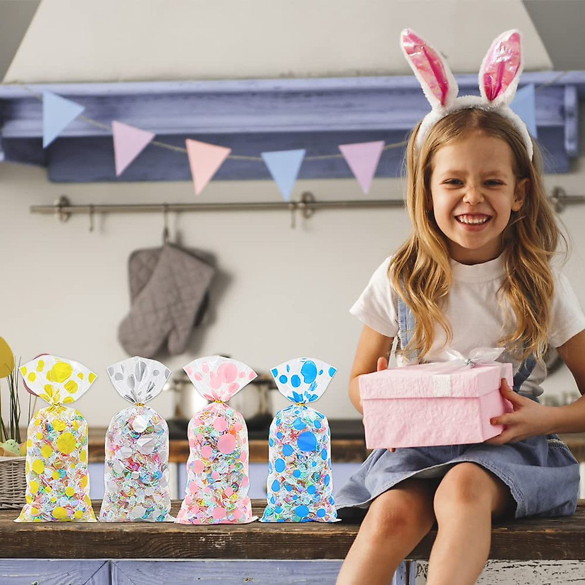 Polka Dot Cellophane Bags, 100pcs Clear Treat Bags, Plastic Christmas Cello Bags Sweets Bags with 100 Twist Ties for Goodie, Cookies, Nut, Gift Wrap, Wedding Birthday Party Favor Supplies (4 Pattern)