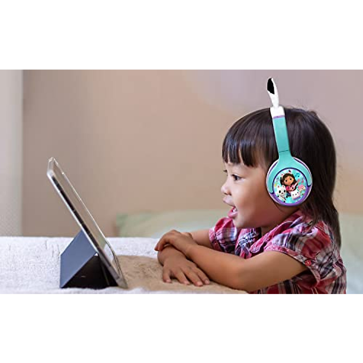 eKids Gabbys Dollhouse Kids Bluetooth Headphones, Wireless Headphones with Microphone Includes Aux Cord, Volume Reduced Kids Foldable Headphones for School, Home, or Travel