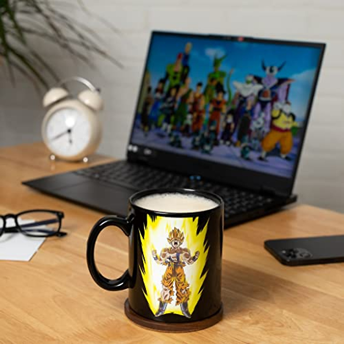 Fundom Super Saiyan Goku 16 oz. Heat Reactive Ceramic Coffee Mug