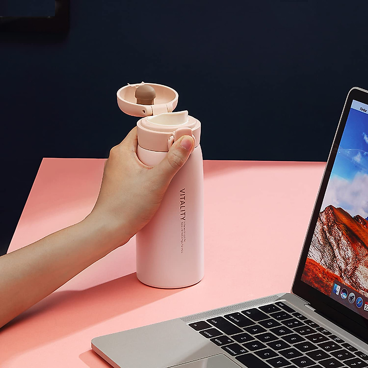 UPSTYLE Insulated Water Bottles one hand open Sweat Free Stainless Steel Flask Double Wall Tumblers Metal Vacuum Cups for School, Sports, Portable Mugs (22oz Black)