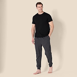 Amazon Essentials Men's Crew Neck T-Shirts, Pack of 6, Versatile Basics, Large, Black