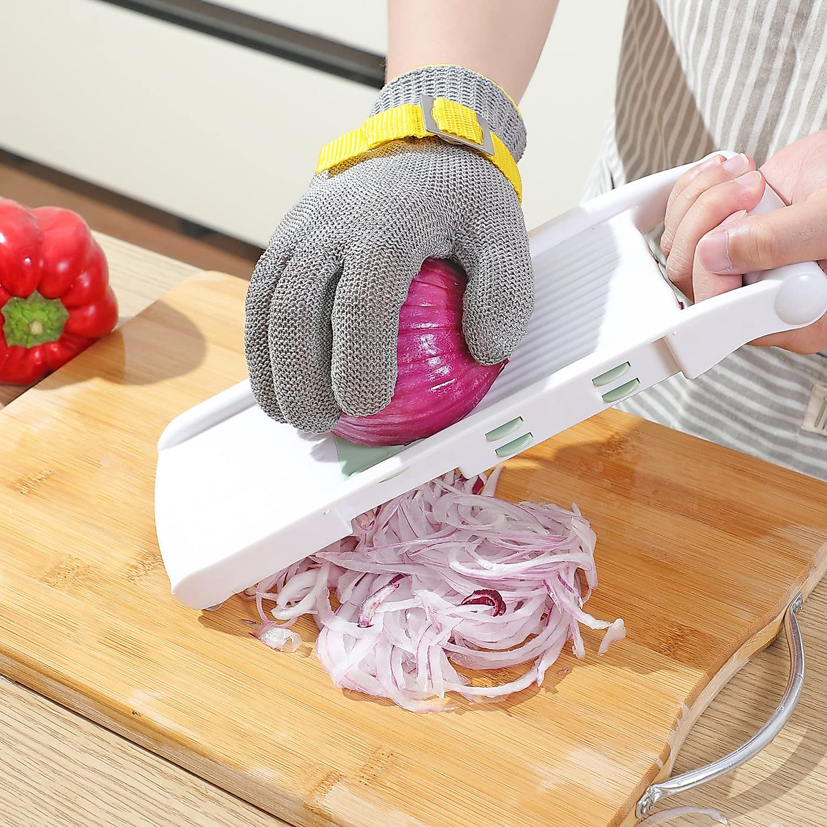 Dowellife Comfortable Level 9 Cut Resistant Glove Food Grade, Mesh Metal Kithcen Glove for Chef Oyster Shucking Mandoline Knife Butcher Meat Cutting