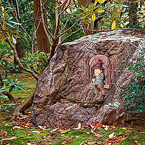 Thyle 4 Pieces Elf Out The Door Tree Hugger Garden Statue Gnome Resin Gnome Figurine Hanging Inappropriate Garden Gnomes Tree Gnome Decoration Tree Faces Decor Outdoor for Patio Lawn Ornament