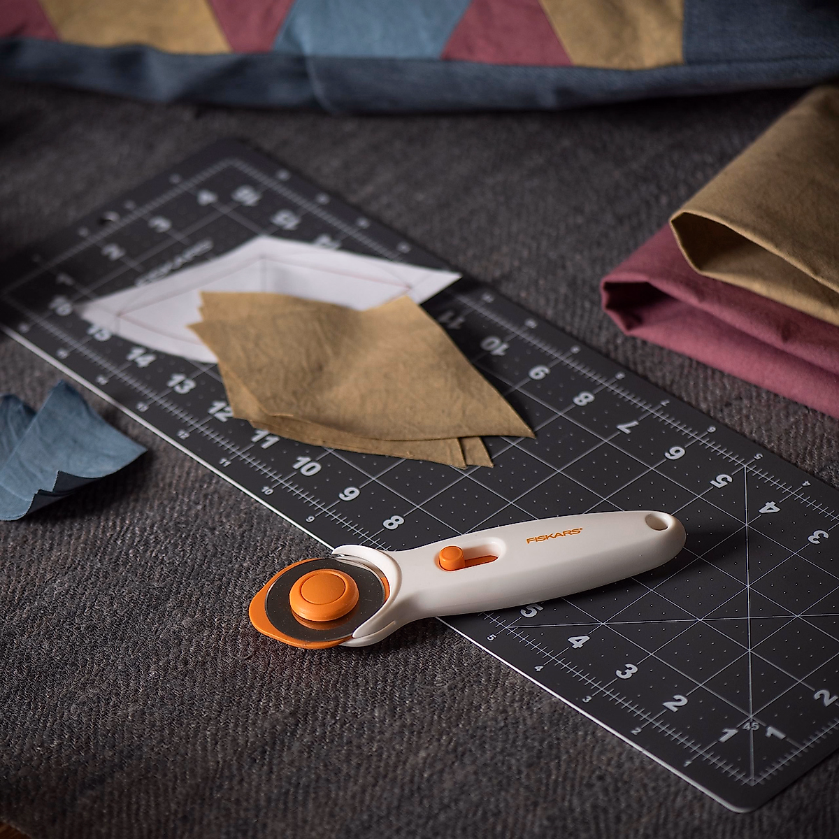Fiskars Fabric Cutting 2pc Set for Sewing - with 45mm Rotary Cutter and 5in x 17in Cutting Mat