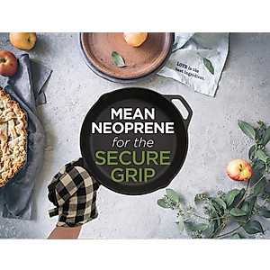 Cuisinart Buffalo Check Mini Oven Mitts - 2 Pack, Black and Ivory Plaid Design - Handle Hot Kitchen Items Safely - Non-Slip Grip Mini Oven Gloves with Insulated Pockets - 5.5 x 7.25 Inches