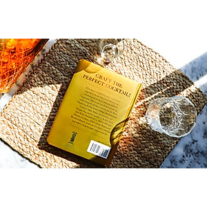 Drink Whiskey: A Collection of Bourbon, Rye, and Scotch Whisky Cocktails