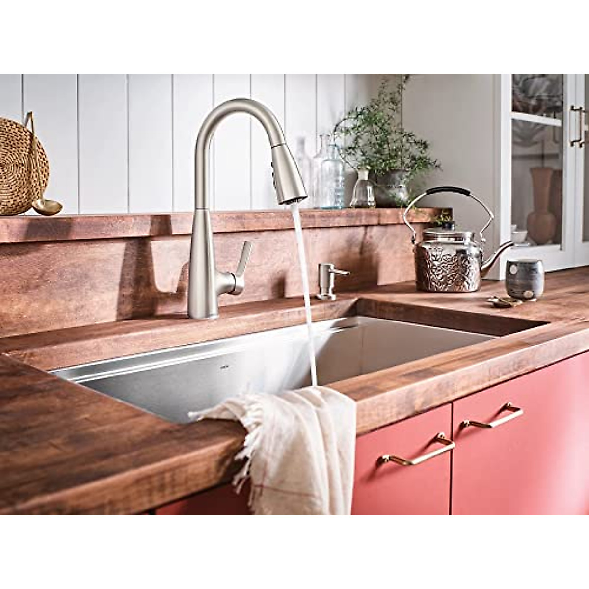 Moen Haelyn Spot Resist Stainless Single-Handle Pull-Down Sprayer Kitchen Faucet Featuring Power Boost for a Faster Clean, Soap Dispenser Included, 87627SRS