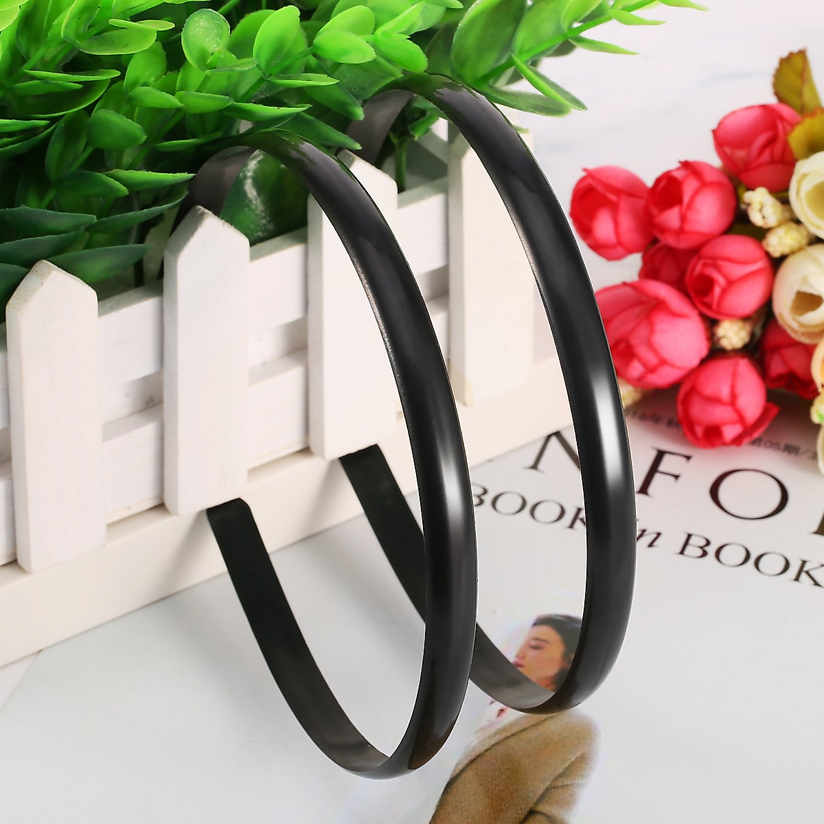 Hicarer 30 Pack Plastic Hair Headband 10 mm Plain No Teeth DIY Hair Bands Plain Headbands for Girl and Woman (Black)