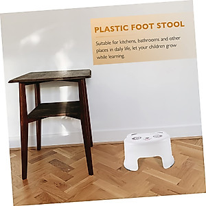 Cartoon Plastic Stool Bathroom Stools for Adults Bathroom Stool for Toddlers Round Ottoman Toilet Step Stool Stool Potty Training Small Stool Toilet Child White