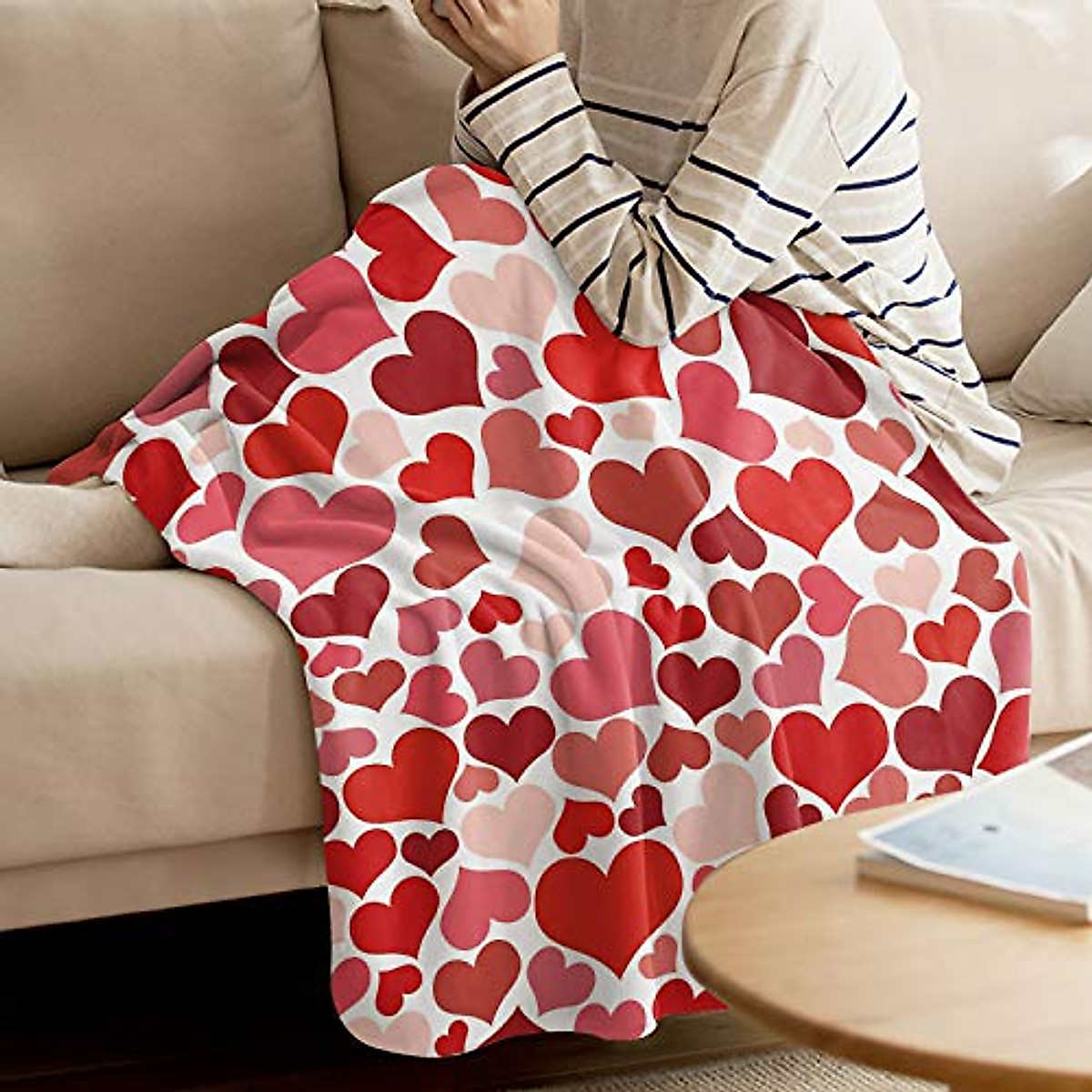 Flannel Blanket,Red Heart-Shaped Romantic Throw Luxury Blanket Reversible Fuzzy Microfiber All Season Blanket for Child and Adults 40" X 50"
