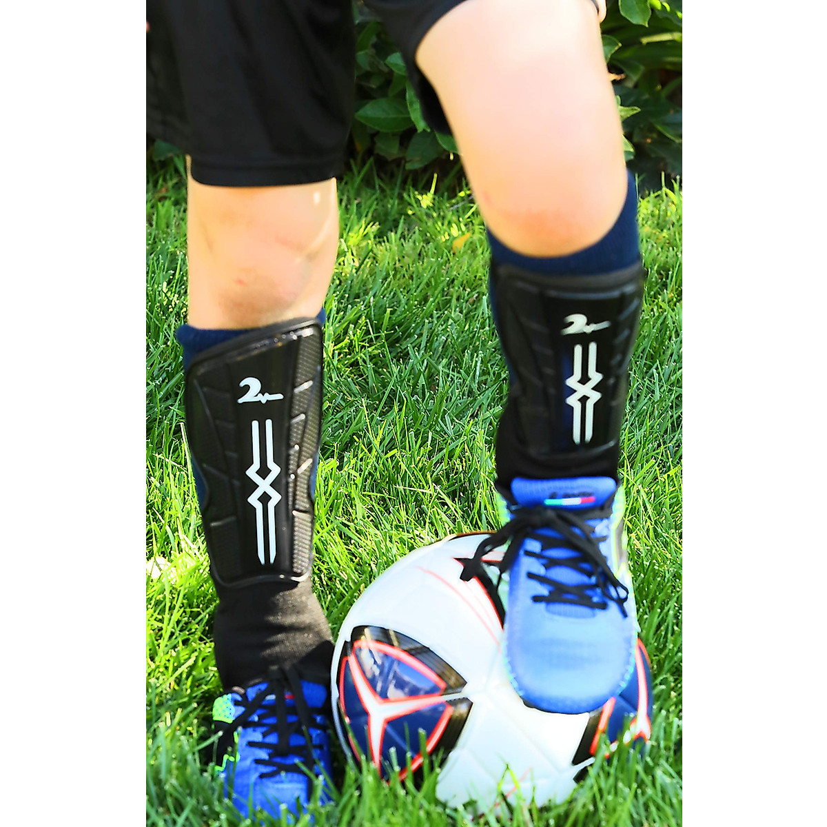 Kids Soccer Shin Guards with Adjustable Straps. Fits Ages 4-7. Black