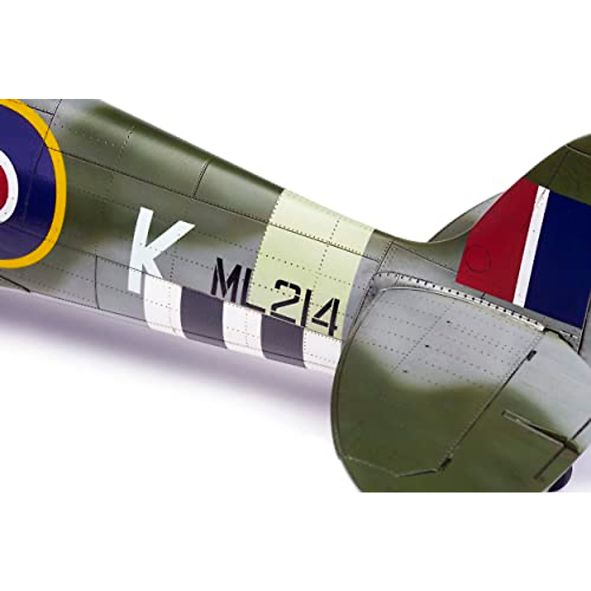 Airfix Supermarine Spitfire MK IXc 1:24 WWII Military Aviation Plastic Model Kit A17001