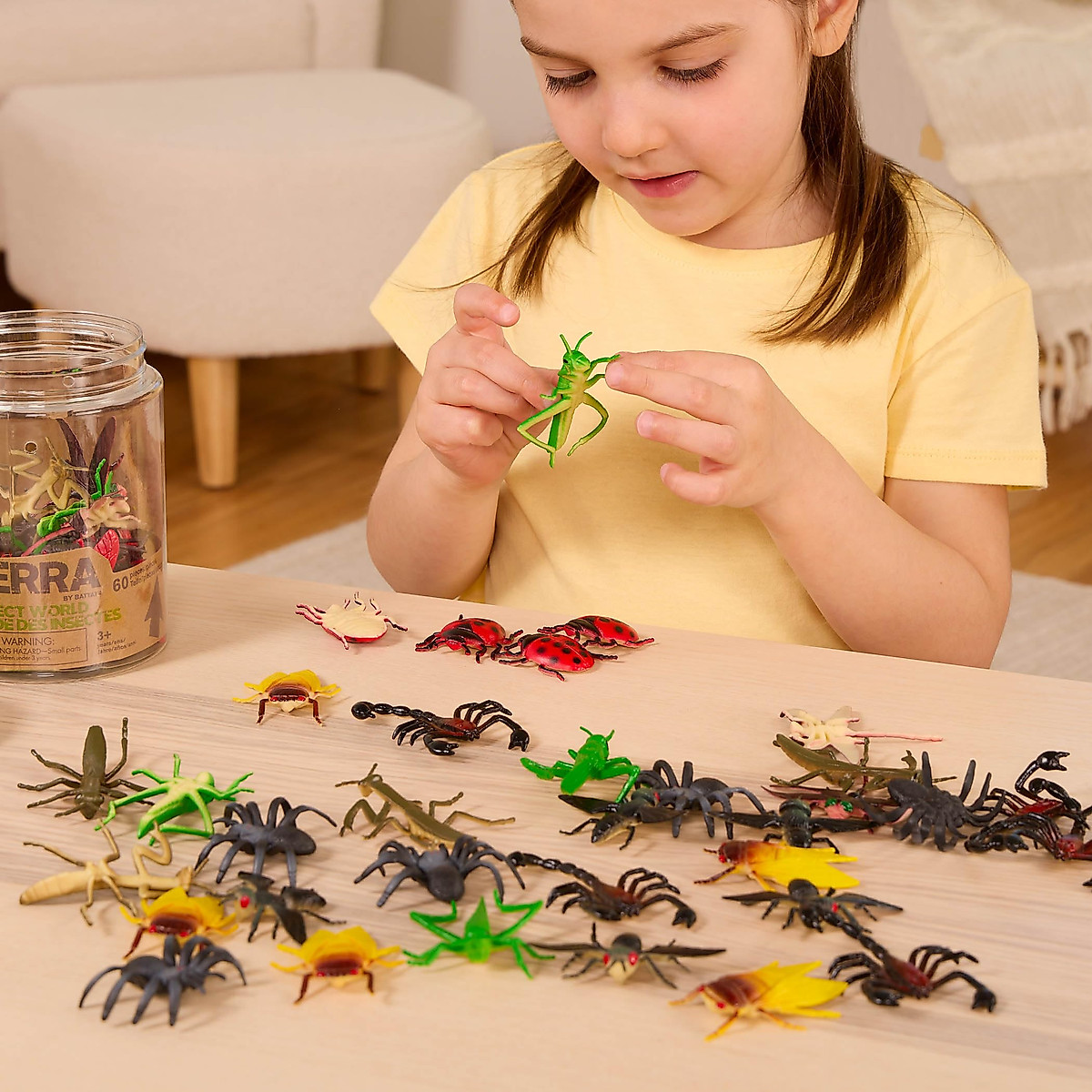 Terra by Battat – Toy Bugs & Insects Tube – 60 Mini Figures in 12 Realistic Designs – Toy Ants, Scorpions, Dragonflies & More – Creepy Crawlies in Storage Tube – Insect World – 3 Years +