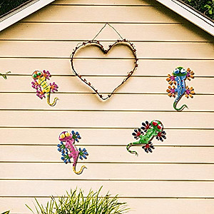 YEAHOME 4 Pack Metal Geckos Inspirational Wall Art, Mexican Outdoor Wall Decor with Shaking Head, Lizard Wall Sculptures & Statues for Farmhouse, Porch, Patio, Lawn, Fence, Backyard
