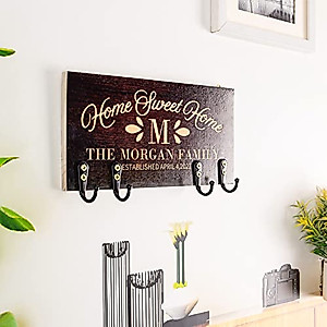 REMFACIO Personalised Wooden Key Holder for Wall Key Rack for Wall Personalized Key Hanger with 4 Hooks Presonalised Gifts for Family Birthday Christmas Day (A)