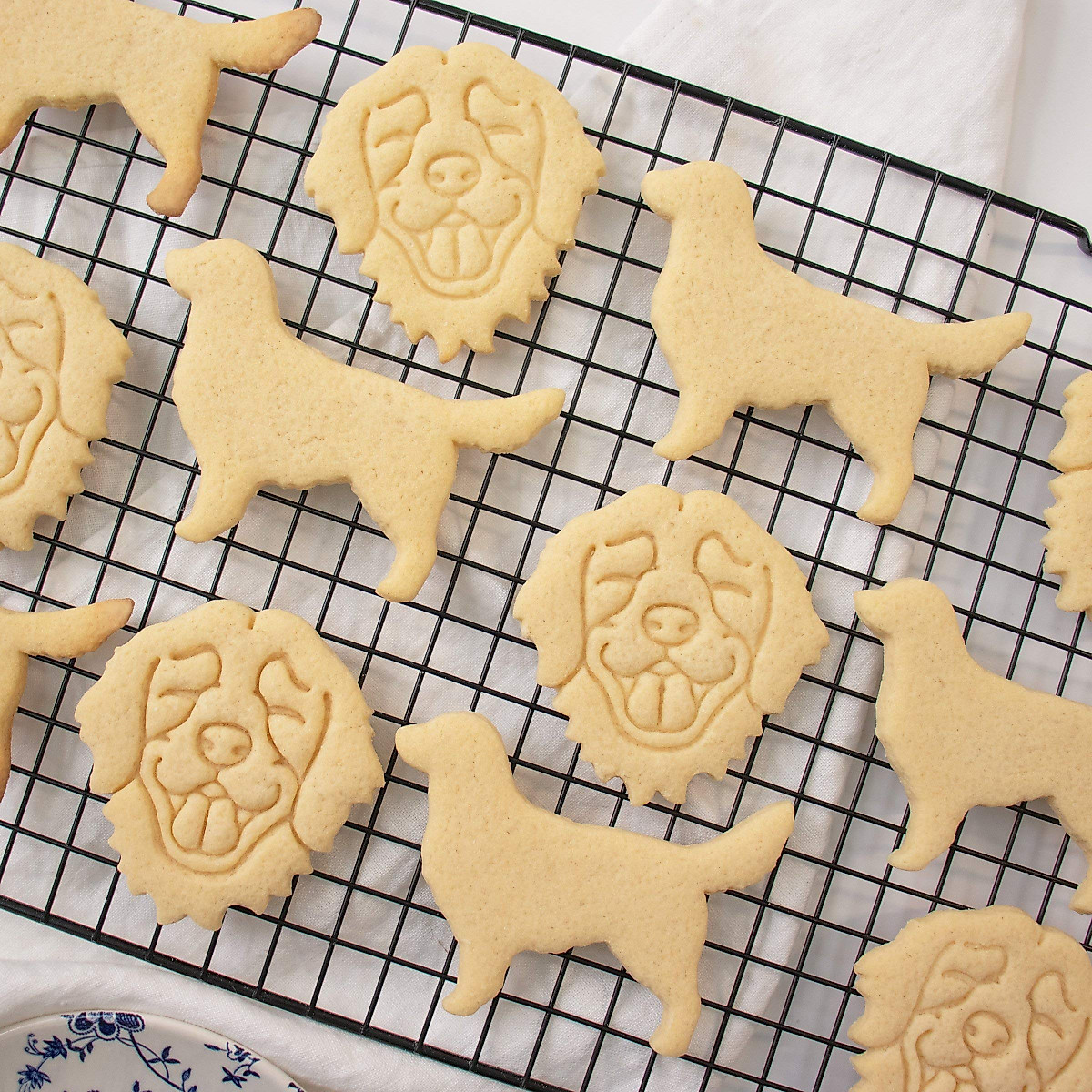 Set of 2 Golden Retriever cookie cutters (Designs: Face & Body), 2 pieces - Bakerlogy