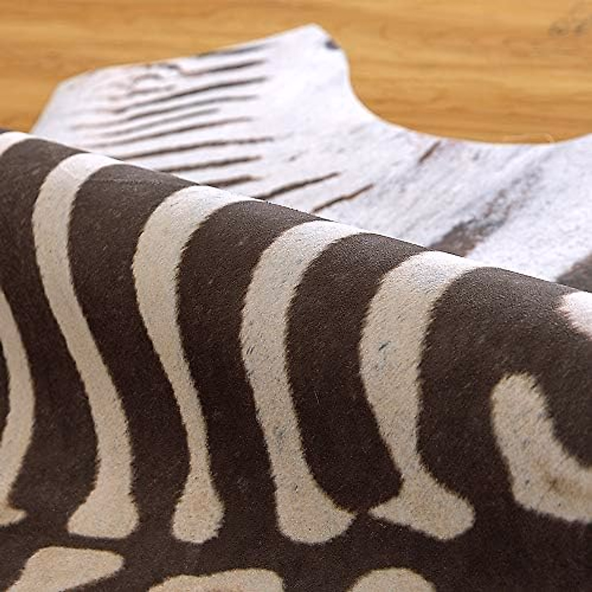 jinchan Zebra Print Area Rug Faux Skin Cowhide Animal Design Mat Faux Suede Indoor Floorcover for Bedroom Living Room 5x6 Safari Design