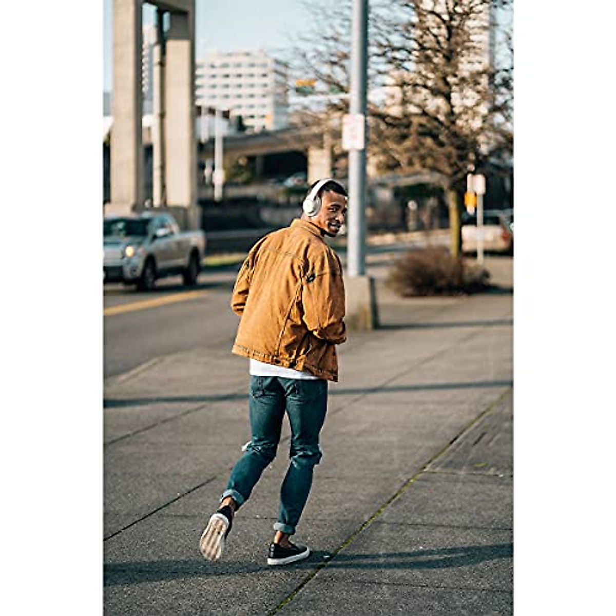 JBL Tune 760NC - Lightweight, Foldable Over-Ear Wireless Headphones with Active Noise Cancellation - White