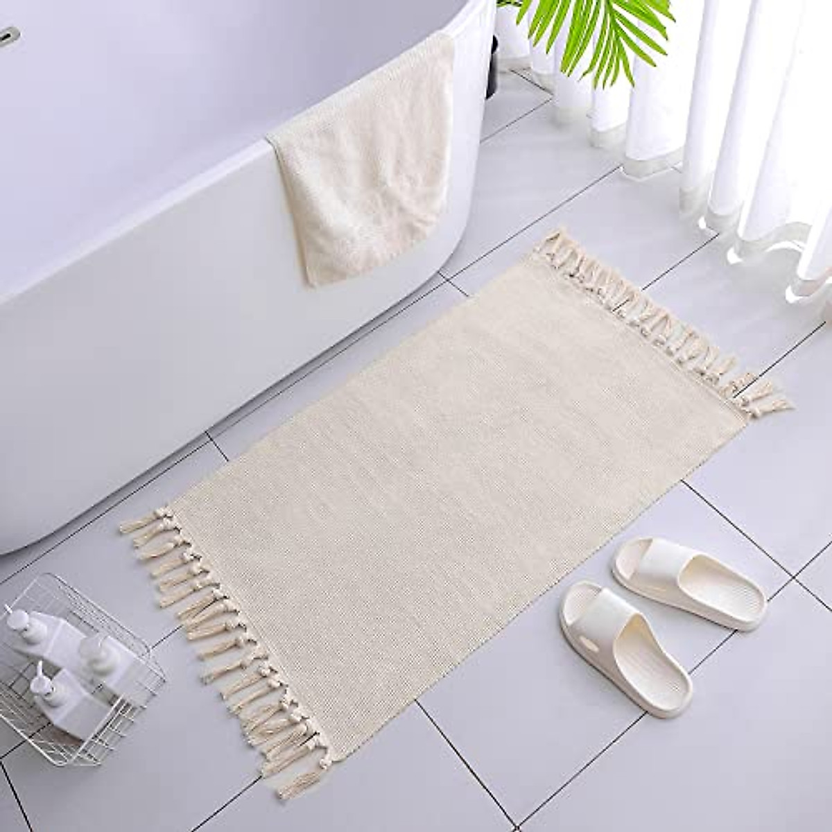 JE JOUE Boho Bathroom Rug 2'x3'，Hand Woven Tassel Solid Color Area Rug, Washable Bedroom Runner mat for Laundry Kitchen Outdoor Bathroom Dorm entryway